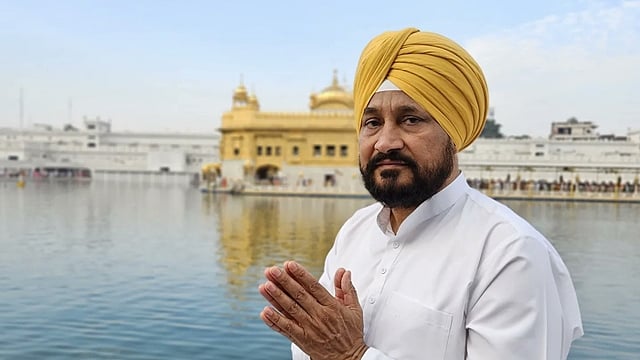 பஞ்சாபில் முதல் வெற்றி! முன்னிலையில் காங்கிரஸ்!!