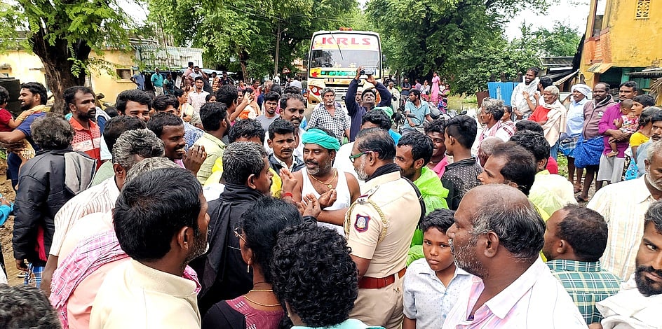 மணப்பாறை அடுத்த வையம்பட்டி பகுதியில் காற்றாற்று வெள்ளம் குடியிருப்பு ...