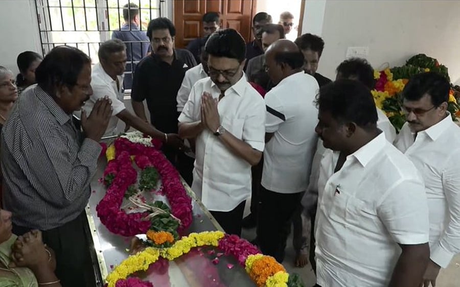 CM Stalin pays tribute to the body of poet V.M. Sethuraman ...