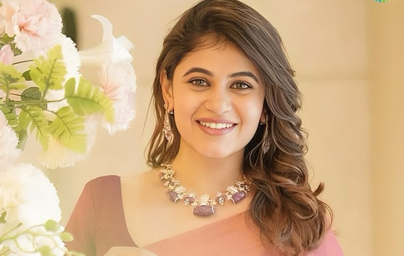 பூஜிதாவுக்கு குவியும் வாழ்த்து! pujitha