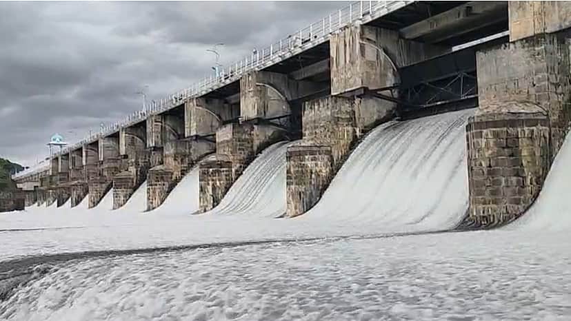 Water inflow to Azhiyar Dam increases: Flood warning