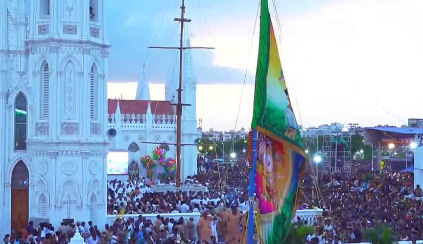 கொடியேற்றத்துடன் தொடங்கியது வேளாங்கண்ணி பேராலய ஆண்டுப் பெருவிழா ...