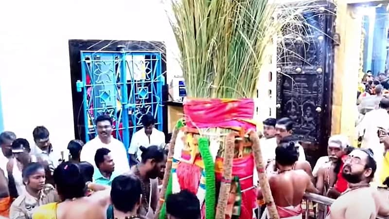 குலசை தசரா திருவிழா: கொடியேற்றத்துடன் தொடக்கம்! Kulasai Dussehra ...