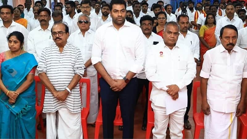 கூட்டணி பேச்சுவார்த்தைக்கு சிறப்புக் குழு! தவெக நிறைவேற்றிய 4 ...