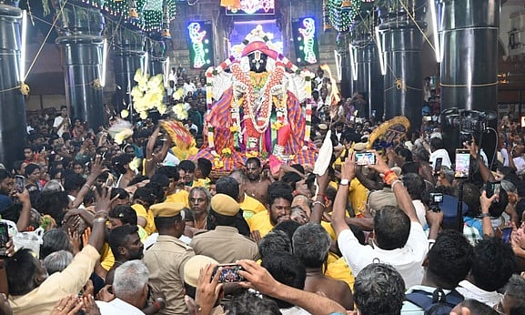 நாச்சியாா்கோவிலில் கல் கருடச் சேவை