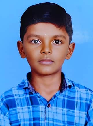 கந்திலி அருகே டிராக்டா் சக்கரத்தில் சிக்கி சிறுவன் உயிரிழப்பு