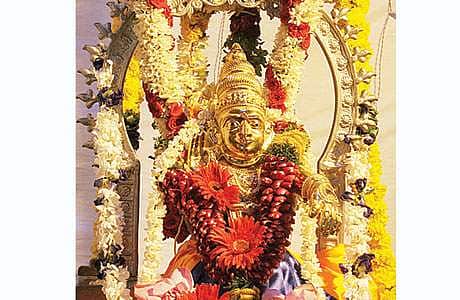 ஐயப்பனுக்கு அணிவிக்கப்படும் தங்க அங்கி: ஆரன்முளாவில் இருந்து ...