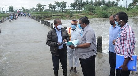 Pompeii River floods: Ground bridge submerged