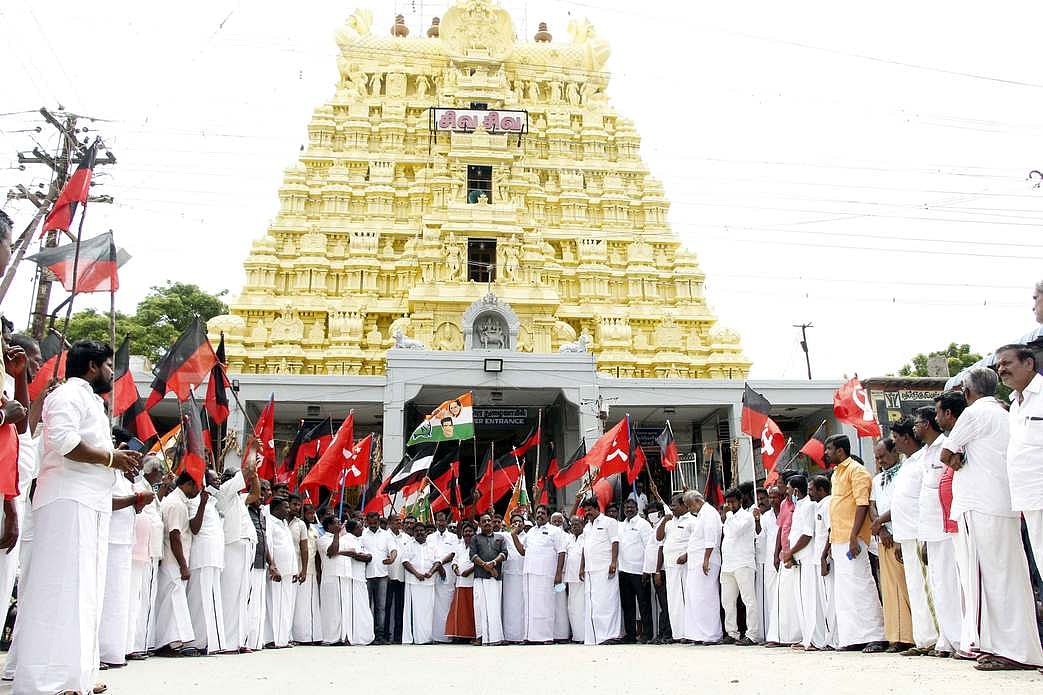 ராமநாதசுவாமி கோயிலில் வழக்கமான வழிபாட்டு முறைகளை அனுமதிக்கக் கோரி ...
