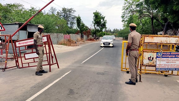 தனுஷ்கோடிக்கு செல்ல தடை நீக்கம்: சுற்றுலா வாகனங்களுக்கு அனுமதி