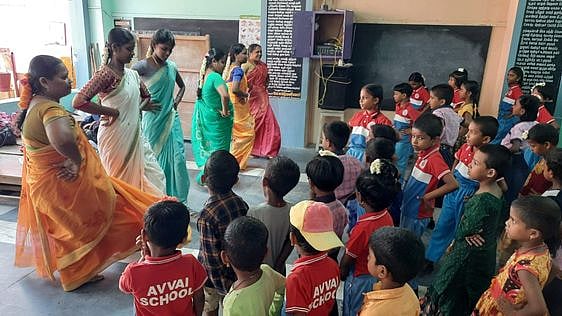 தஞ்சாவூா் மாவட்டத்தில்1,594 தொடக்கப் பள்ளிகள் திறப்பு